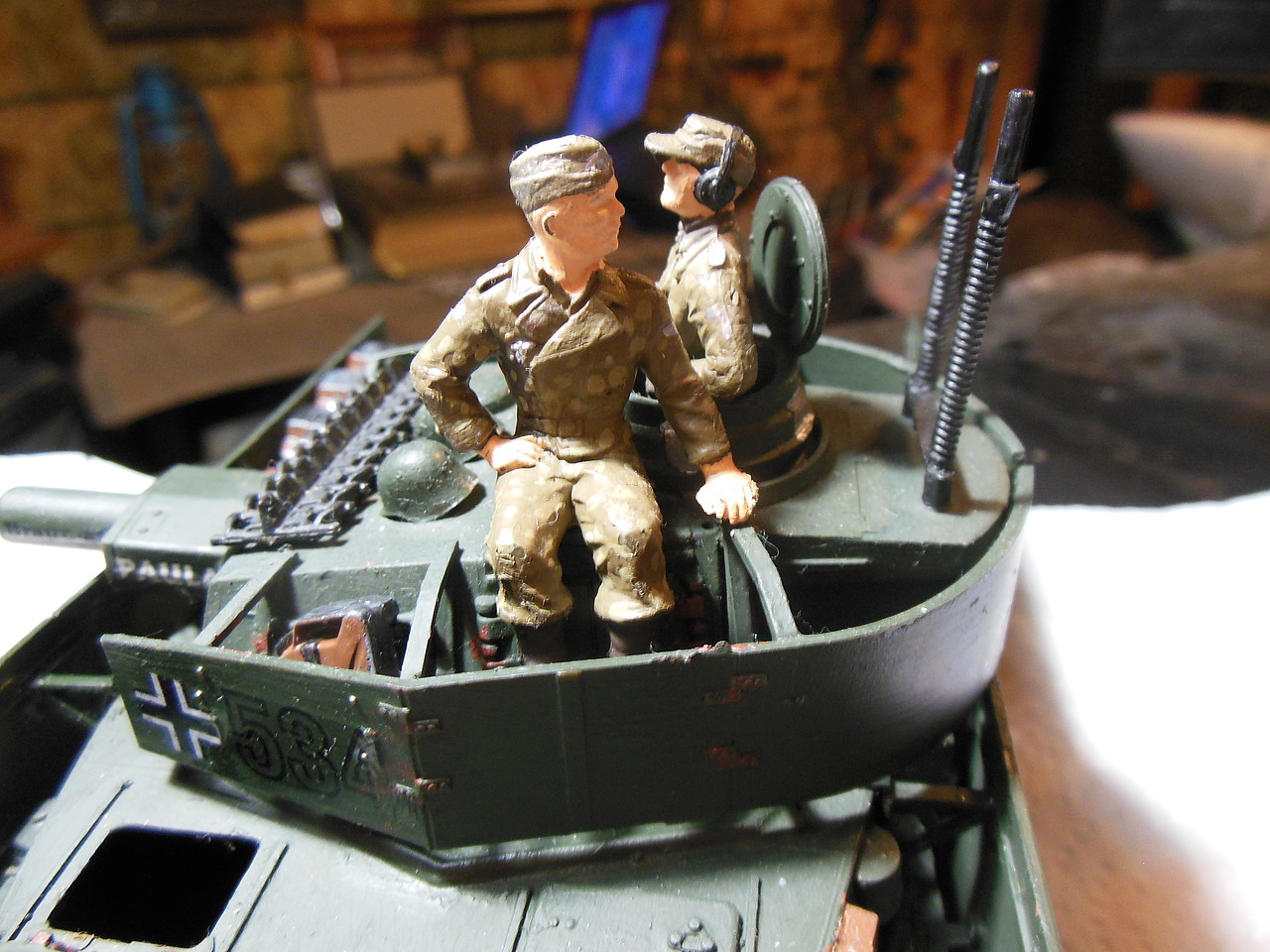 Panzer IV -- Plastic Model Tank Kit -- 1/32 Scale -- #857861 pictures ...