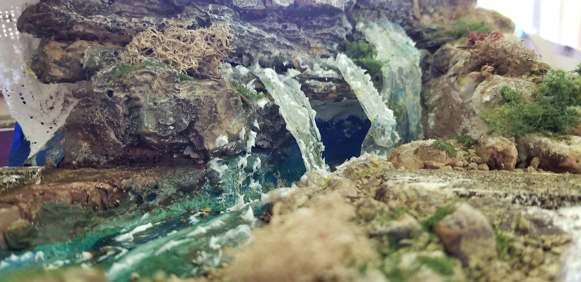 Gallery Pictures Woodland River/Waterfall Learning Kit Model Railroad ...