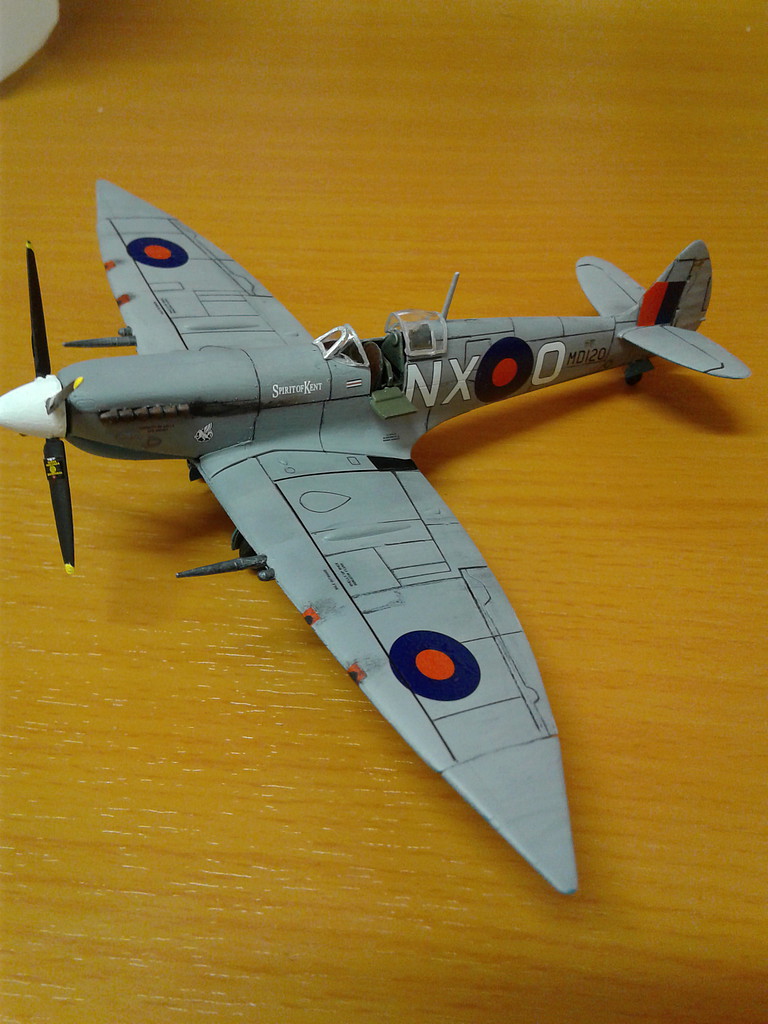 Spitfire Mk.VII -- Plastic Model Airplane Kit -- 1/72 Scale -- #551318 ...