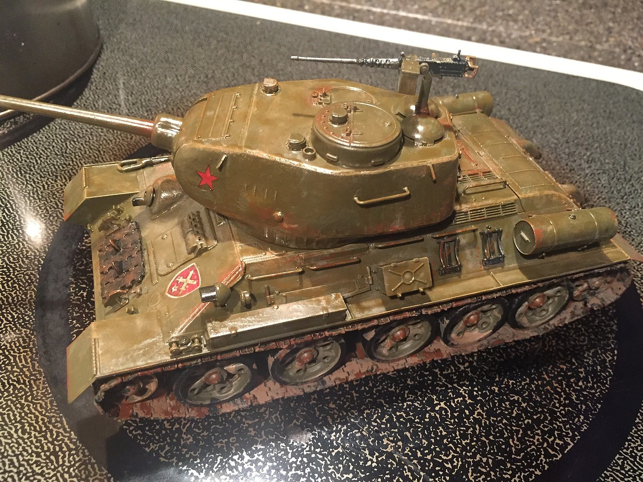 NVA T-34/85M -- Plastic Model Military Tank -- 1/35 Scale -- #3318 ...