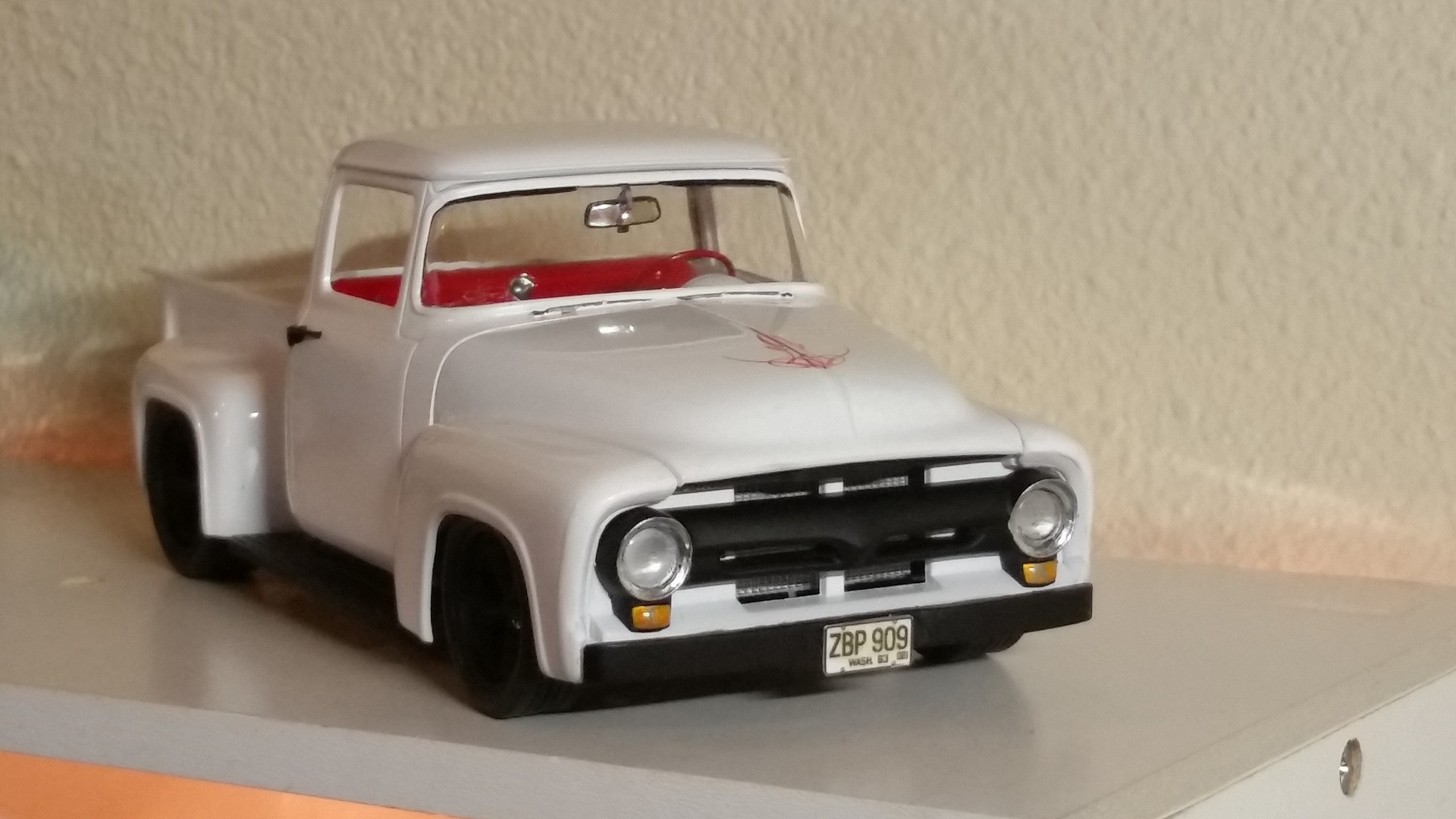 Ford FD-100 Pickup -- Plastic Model Truck Kit -- 1/25 Scale -- #854426 ...