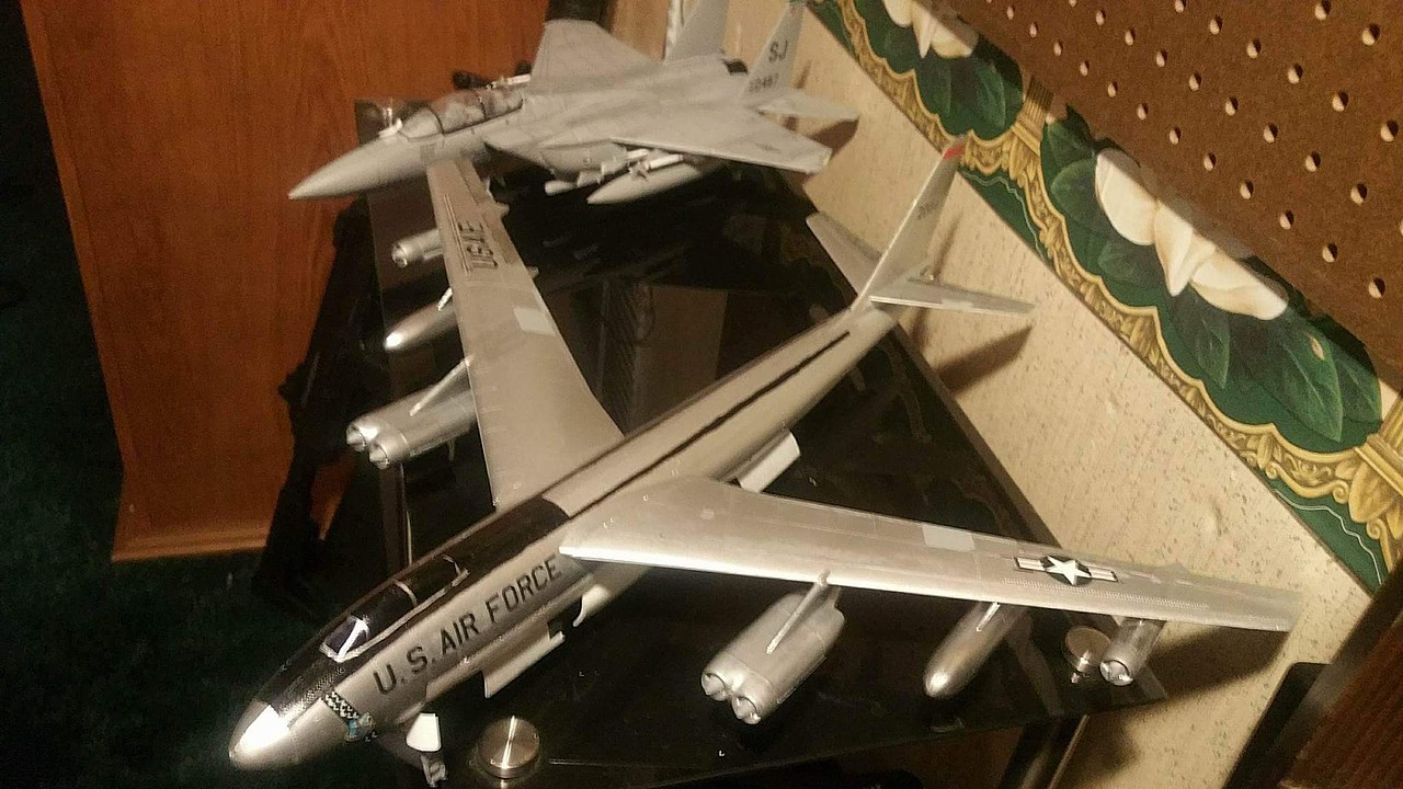 B-47E Strato Jet Bomber USAF -- Plastic Model Airplane Kit -- 1/72 ...