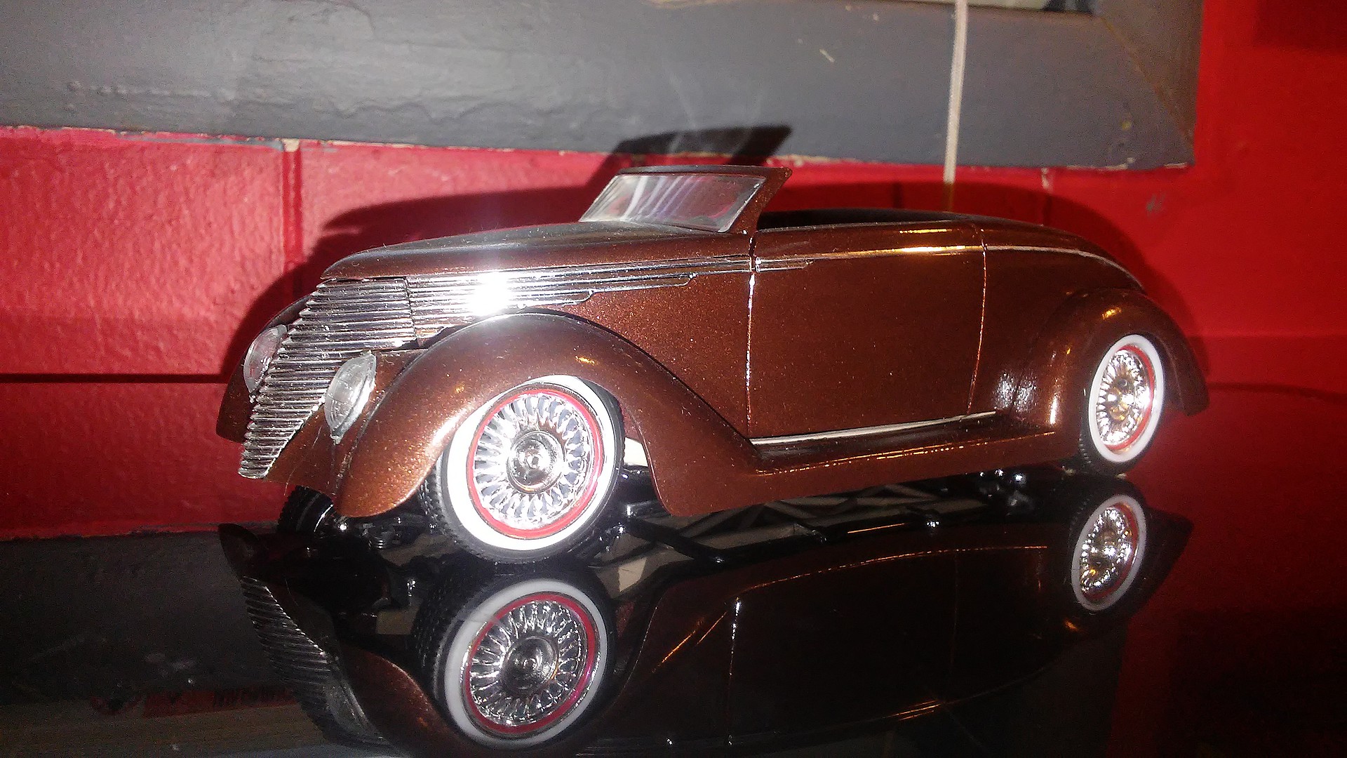 1937 Ford Custom Convertible -- Plastic Model Car Kit -- 1/24 Scale ...