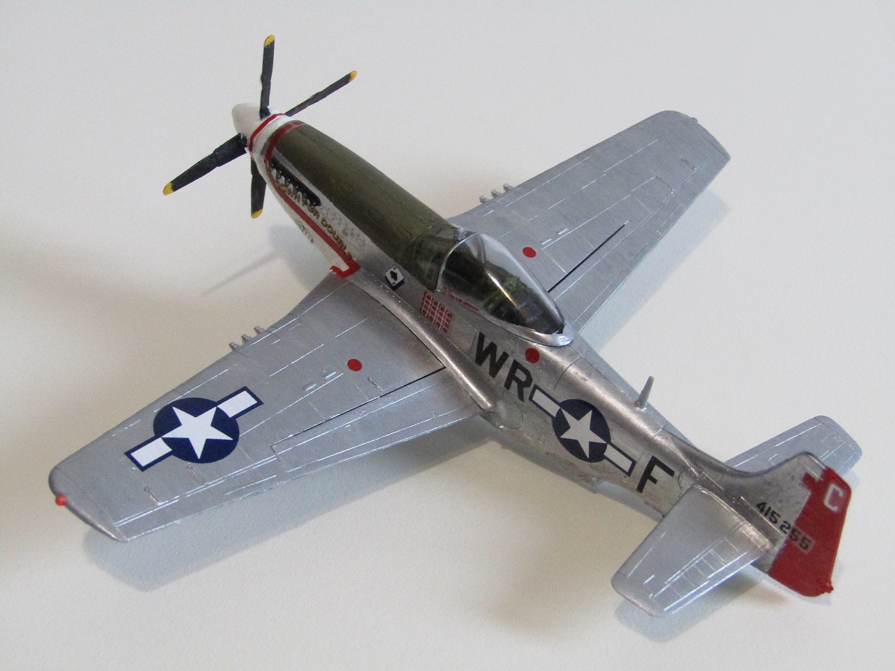 P51D Mustang Fighter -- Plastic Model Airplane Kit -- 1/72 Scale ...