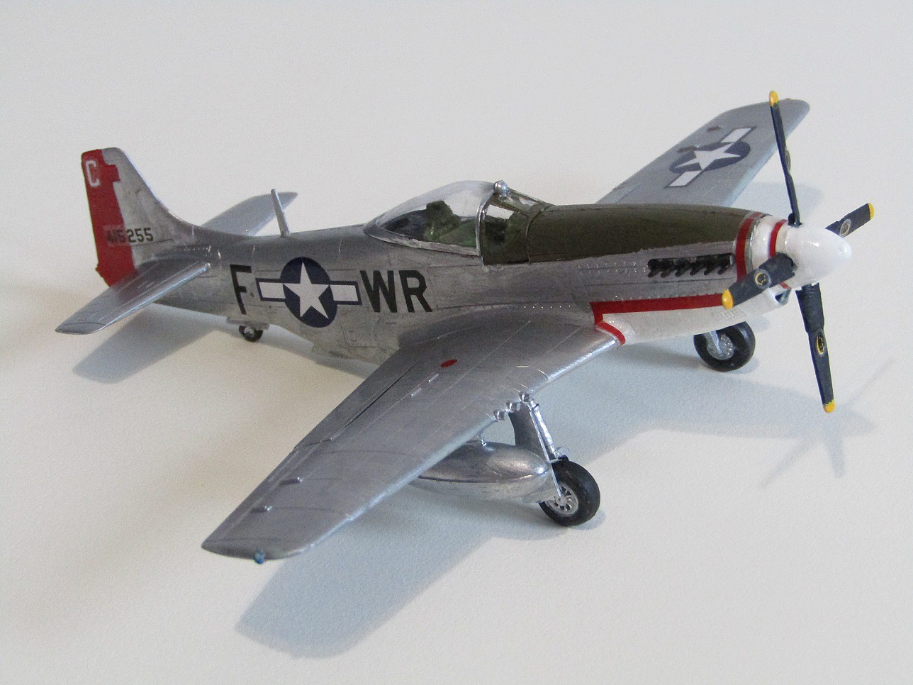 P51D Mustang Fighter -- Plastic Model Airplane Kit -- 1/72 Scale ...