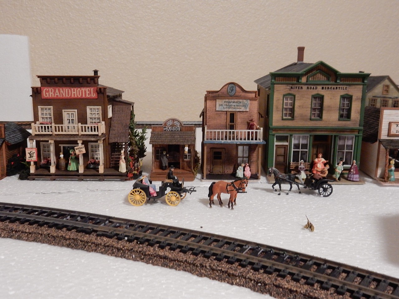 River Road Mercantile - Kit -- HO Scale Model Railroad Building ...