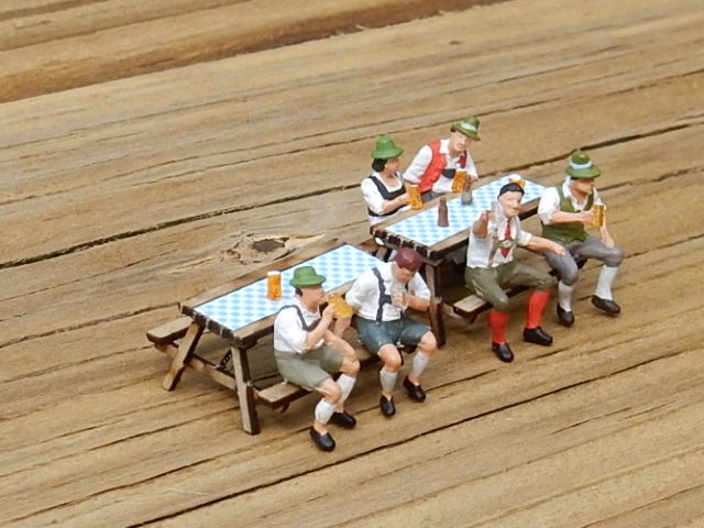 Oktoberfest Goers #1 Seated At Tables (6) -- Model Railroad Figures ...