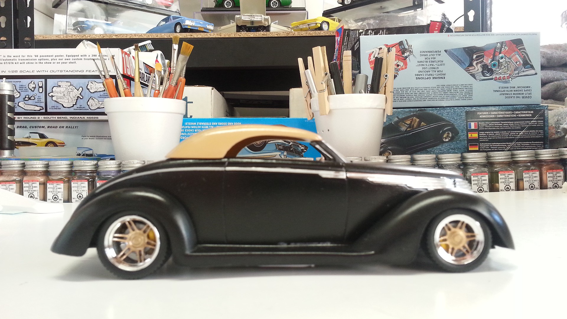 1937 Ford Custom Convertible -- Plastic Model Car Kit -- 1/24 Scale ...