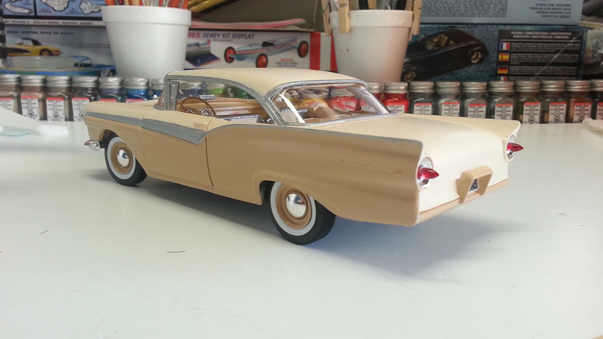 1957 Ford Hardtop -- Plastic Model Car Kit -- 1/25 Scale -- #1010-12 ...