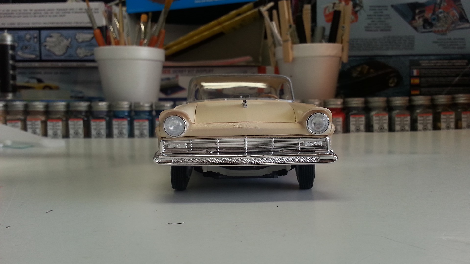 1957 Ford Hardtop -- Plastic Model Car Kit -- 1/25 Scale -- #1010-12 ...