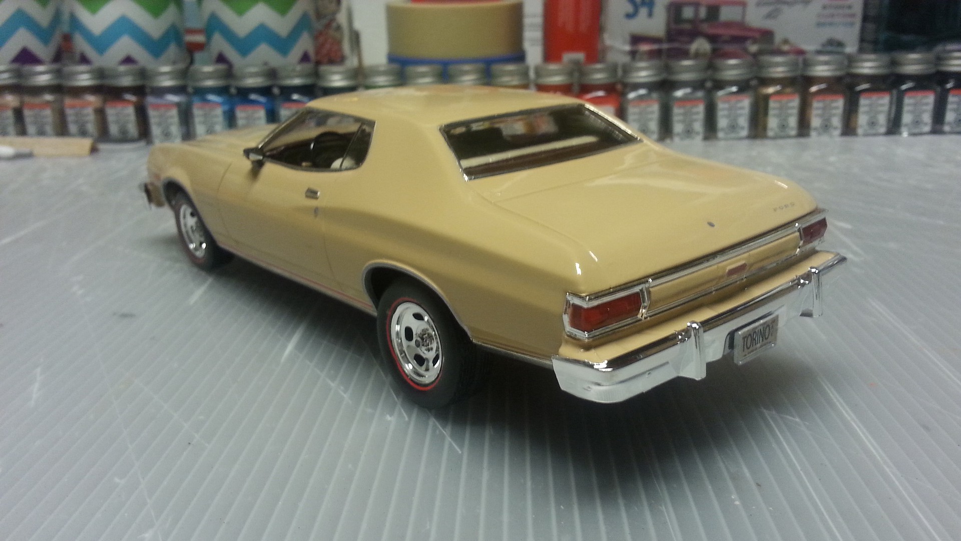 1976 Gran Ford Torino -- Plastic Model Car Kit -- 1/25 Scale -- #854412 ...