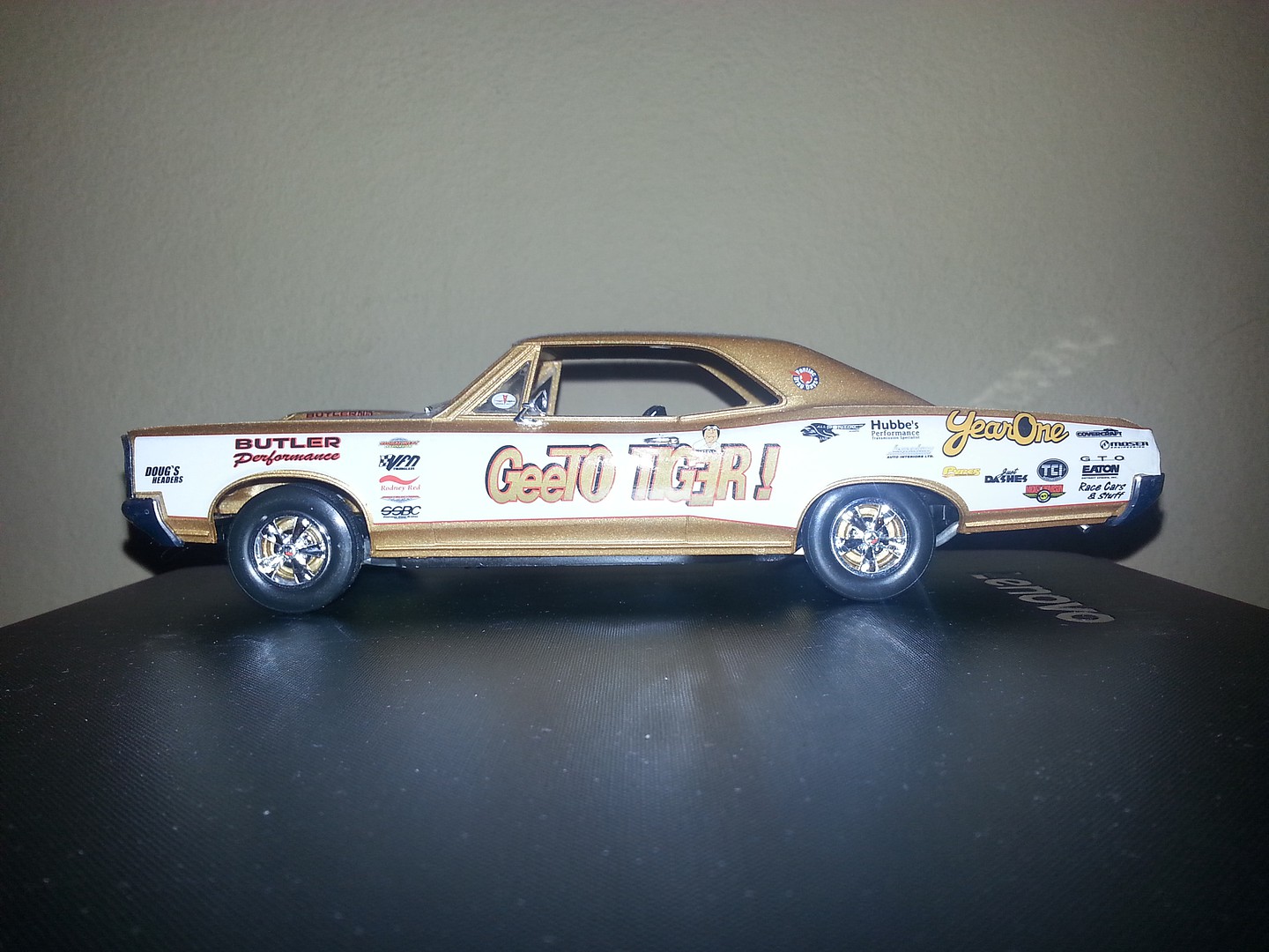 1966 Pontiac GTO -- Plastic Model Car Kit -- 1/25 Scale -- #854479 ...