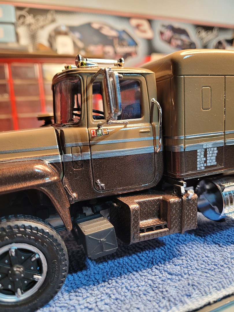 Mack R685ST Semi Tractor -- Plastic Model Truck Kit -- 1/25 -- #1039-06 ...
