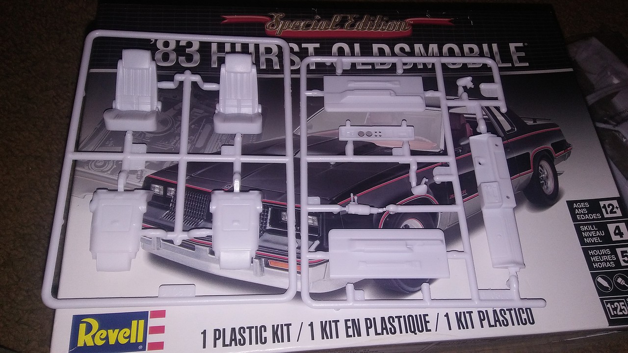 '83 Hurst Oldsmobile -- Plastic Model Car Kit -- 1/25 Scale -- #854317 ...