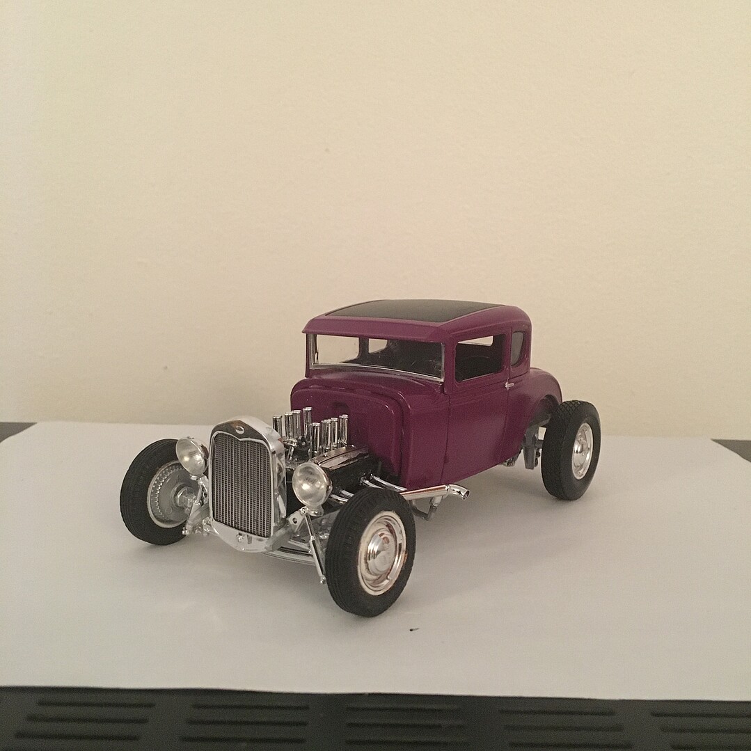 1930 Ford A Coupe (2 in 1) -- Plastic Model Car Kit -- 1/25 Scale ...