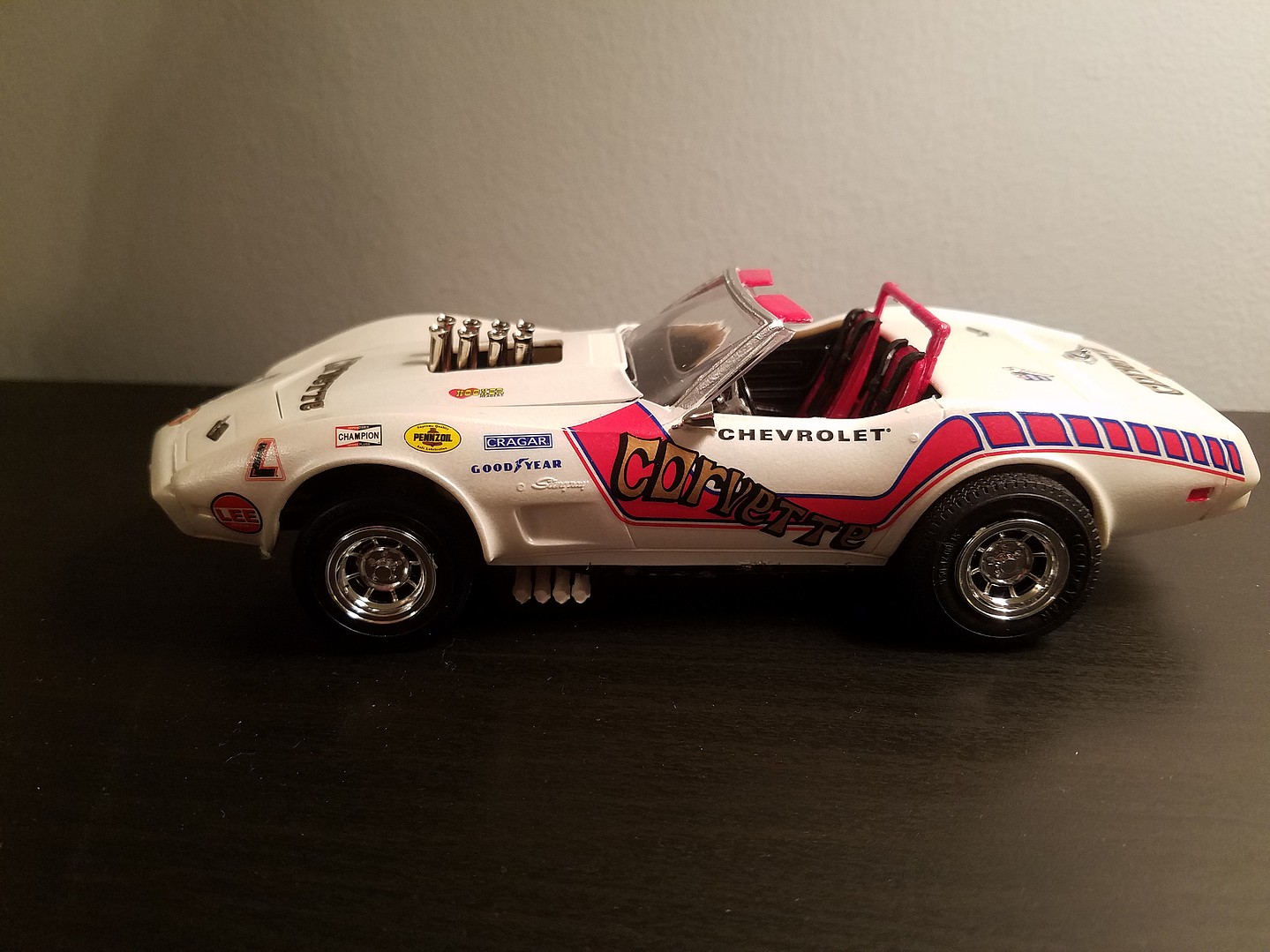 1975 Chevy Corvette Convertible -- Plastic Model Car Kit -- 1/25 Scale ...