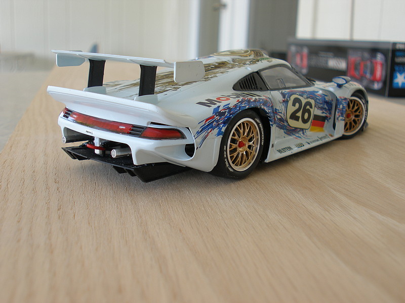 Porsche 911 GT1 Racecar GT1 -- Plastic Model Car Kit -- 1/24 Scale ...