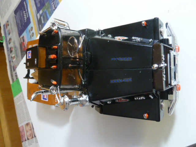 Mack DM800 Semi Tractor Cab -- Plastic Model Truck Vehicle Kit -- 1/25 ...