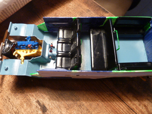 Land Rover Series III LWB Wagon w/Roof Rack -- Plastic Model Car Kit ...