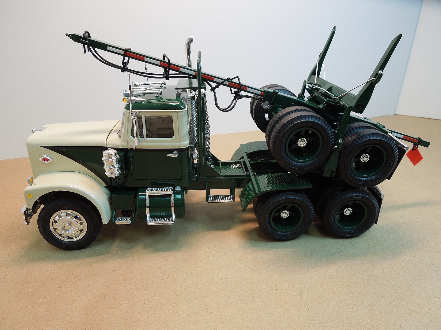 Peerless Logging Trailer -- Plastic Model Vehicle Kit -- 1/25 Scale ...