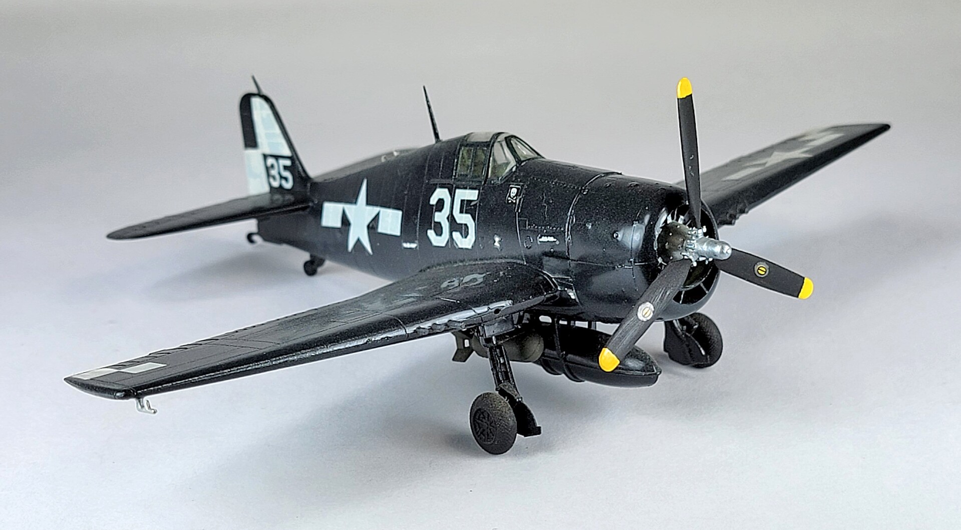 F6F3/5 Hellcat US Fighter -- Plastic Model Airplane Kit -- 1/72 Scale ...