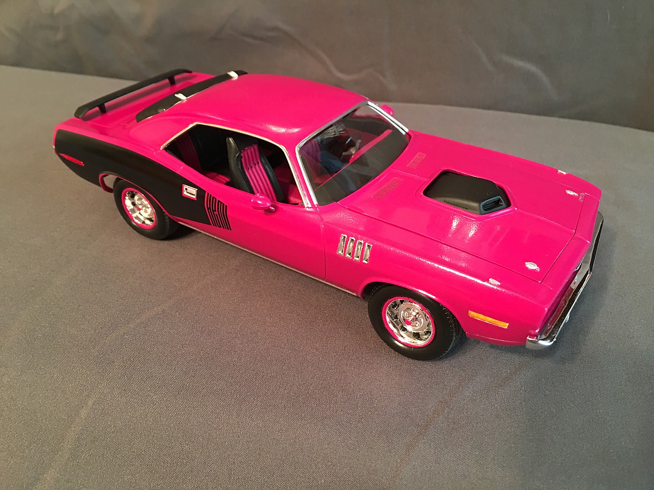 1971 Hemi Cuda 426 -- Plastic Model Car Kit -- 1/24 Scale -- #852943 ...