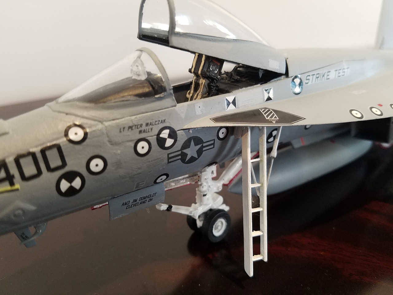 F/A-18E Super Hornet -- Plastic Model Airplane Kit -- 1/48 Scale ...