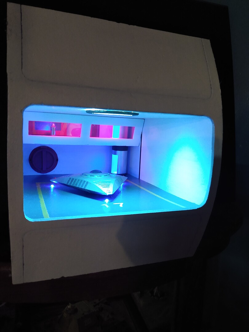 TR-3E Triangular UFO -- Science Fiction Plastic Model Kit -- #1011 ...