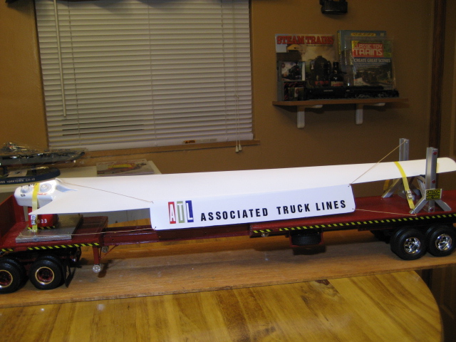 Great Dane Flat Bed Trailer -- Plastic Model Vehicle Kit -- 1/25 Scale ...