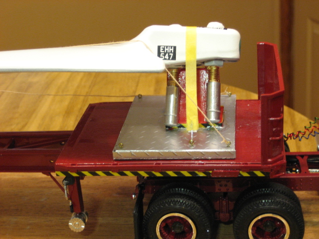 Great Dane Flat Bed Trailer -- Plastic Model Vehicle Kit -- 1/25 Scale ...