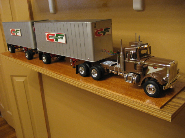 'Double Header' Van Trailers -- Plastic Model Vehicle Kit -- 1/25 Scale ...