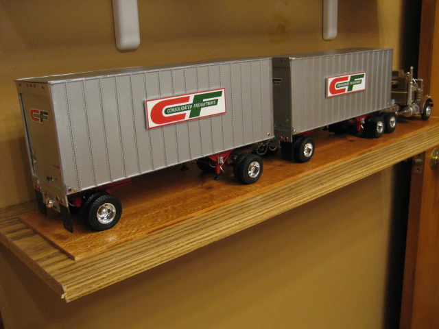 'Double Header' Van Trailers -- Plastic Model Vehicle Kit -- 1/25 Scale ...