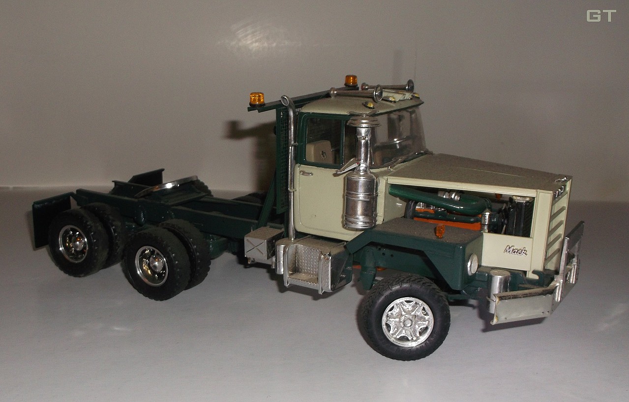 Mack DM600 Tractor Pictures