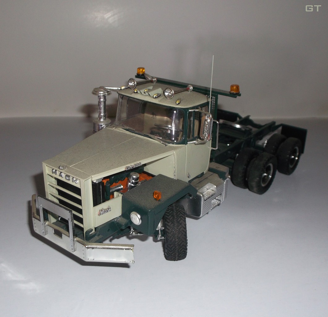 Mack DM600 Tractor Pictures