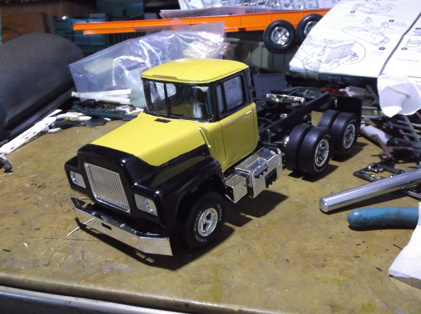 Mack R685ST Semi Tractor Pictures