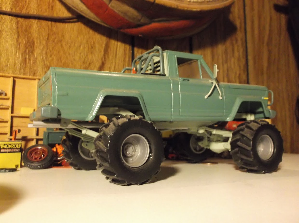 1980 Jeep Honcho Ice Patrol -- Plastic Model Truck Kit -- 1/25 Scale ...