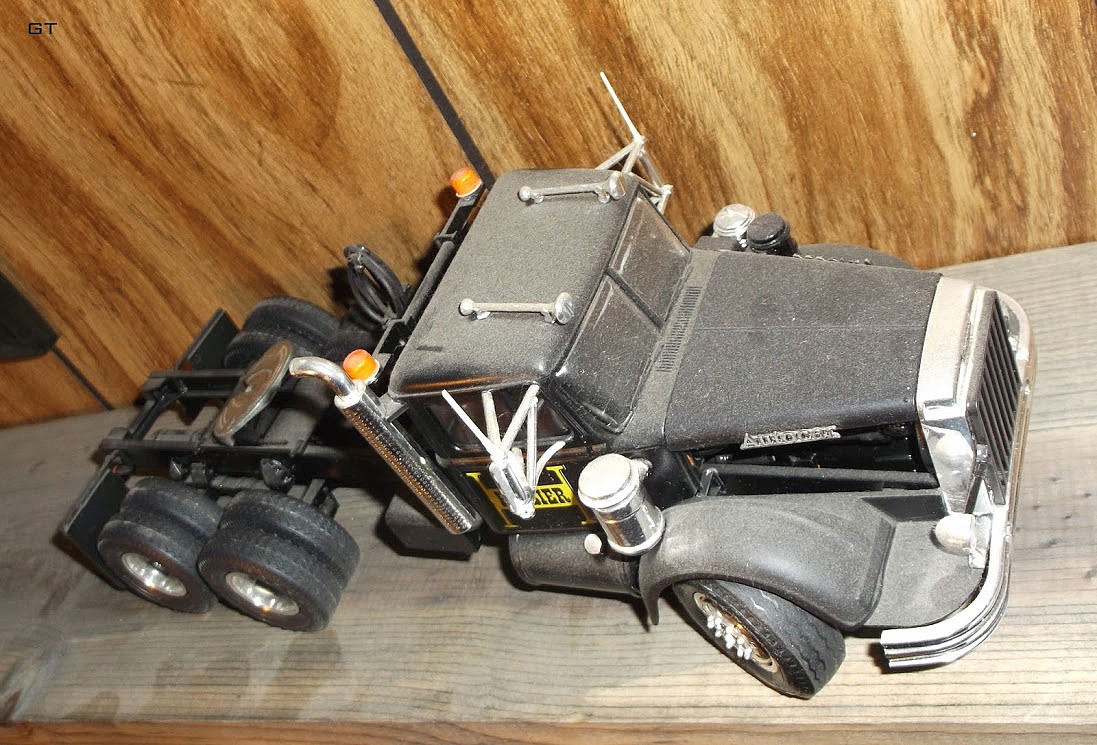 Autocar A64B Semi Tractor -- Plastic Model Truck Kit -- 1/25 Scale ...