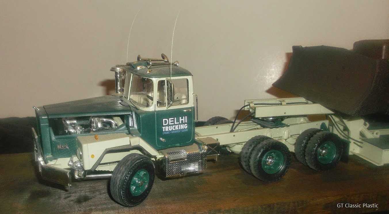 Mack DM800 Semi Tractor Cab -- Plastic Model Truck Vehicle Kit -- 1/25 ...