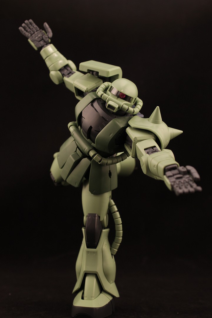 MS-06J Zaku II ver 2.0 Green -- Snap Together Plastic Model Figure ...