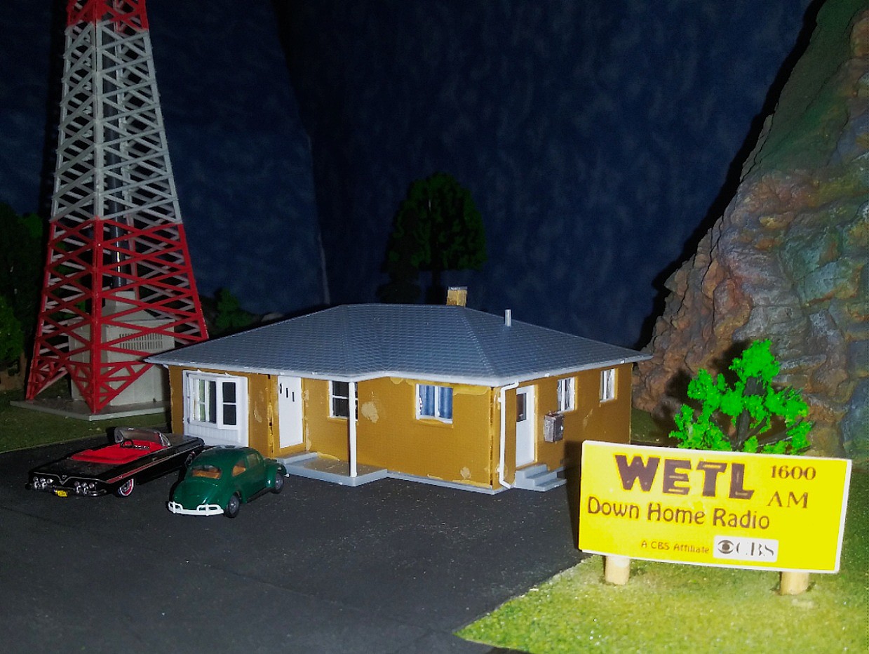 Ranch Tract House - Kit -- HO Scale Model Railroad Building -- #3777 ...