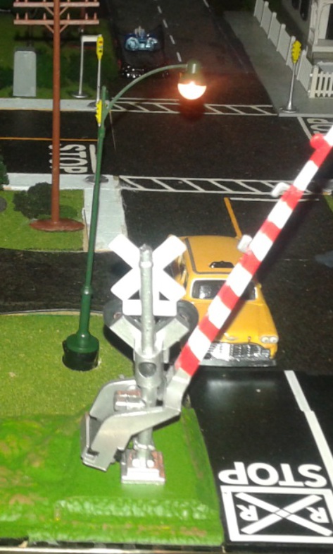 Modern Street Light -- HO Scale Model Railroad Street Light -- #4309 ...