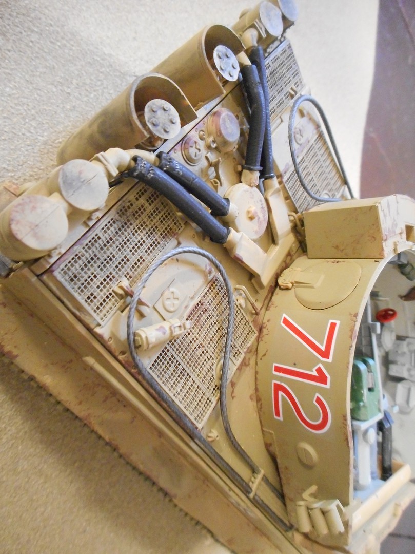 WWII Tiger I Tank w/Interior -- Plastic Model Military Vehicle Kit -- 1 ...