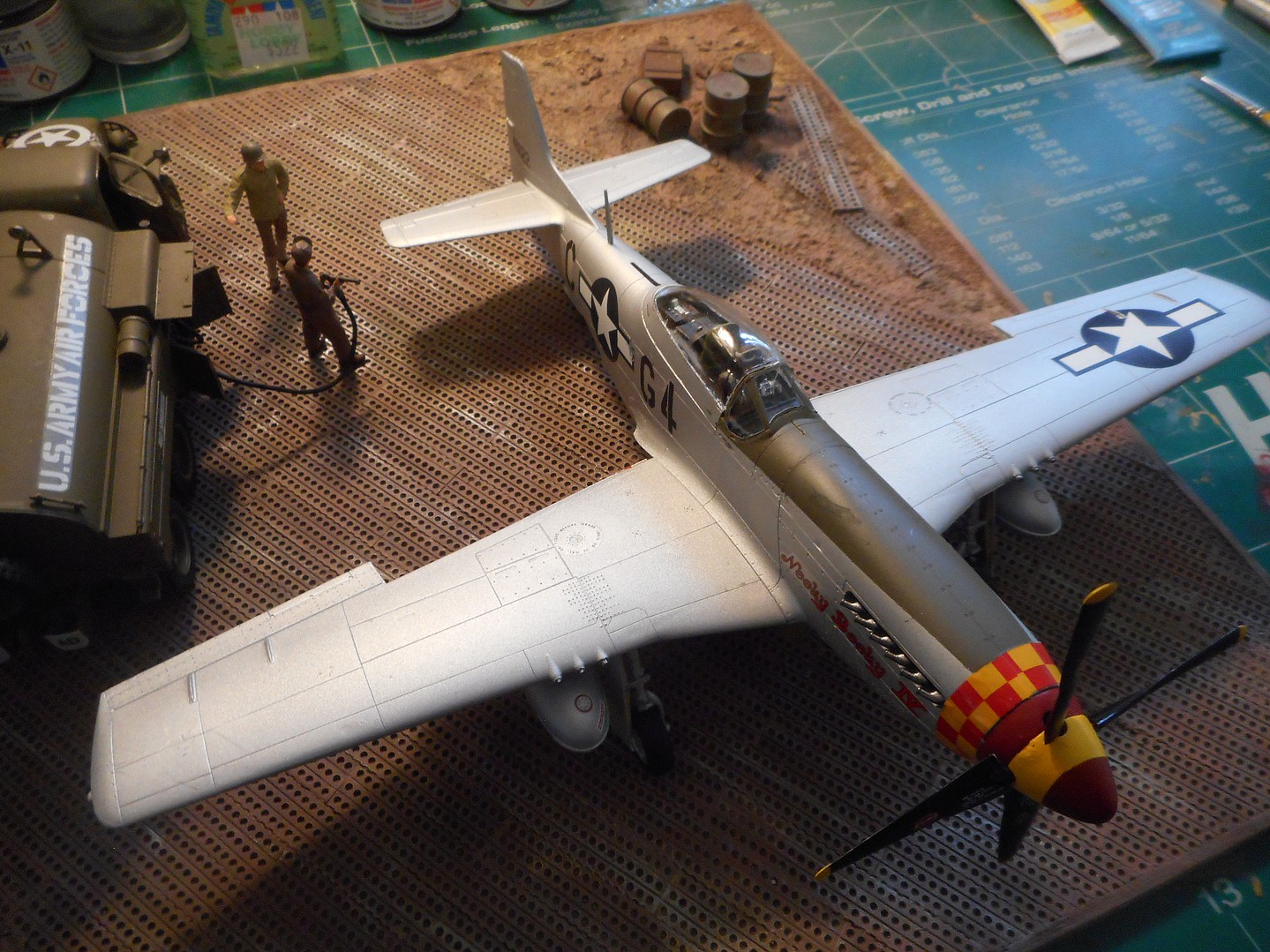 North American P-51D Mustang -- Plastic Model Airplane Kit -- 1/48 ...