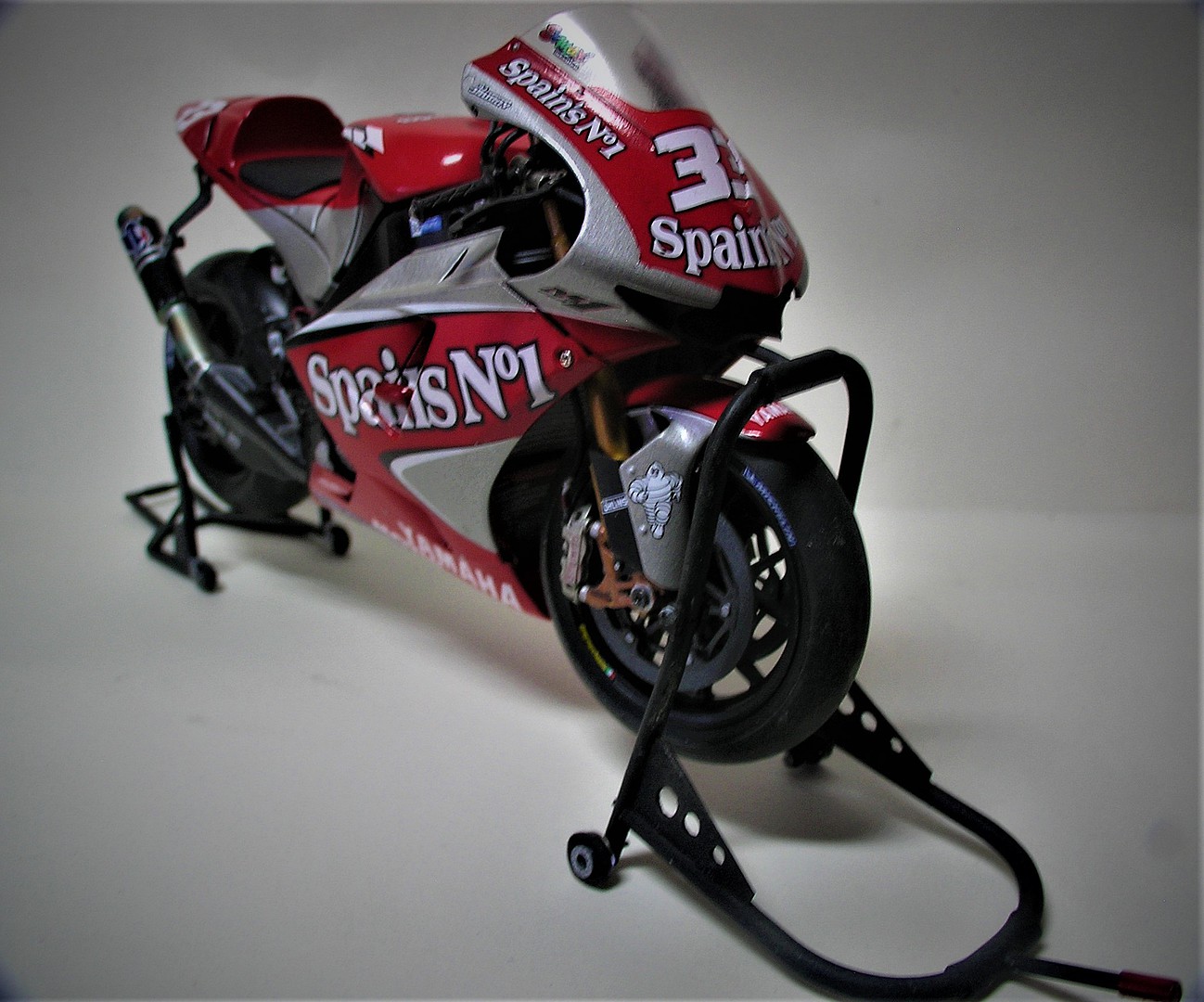 Yamaha YZR-M1 2004 #7/#33 Bike -- Plastic Model Motorcycle Kit -- 1/12 ...