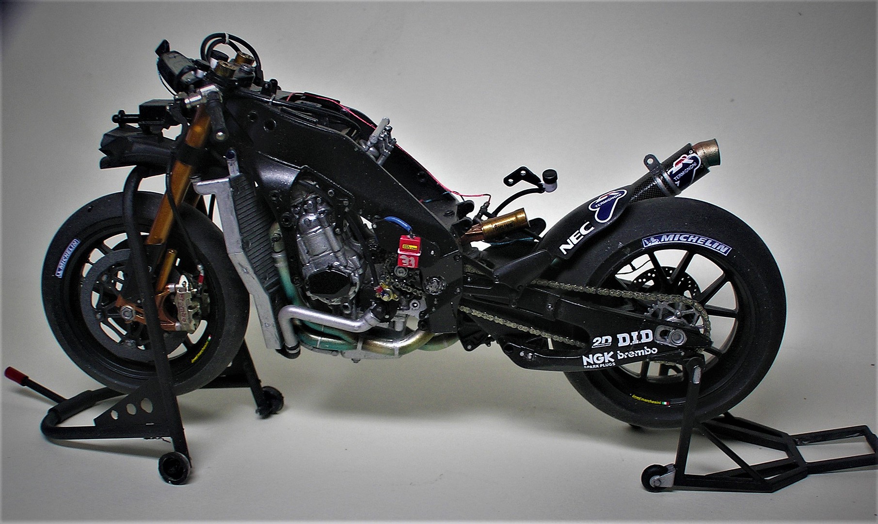 Yamaha YZR-M1 2004 #7/#33 Bike -- Plastic Model Motorcycle Kit -- 1/12 ...