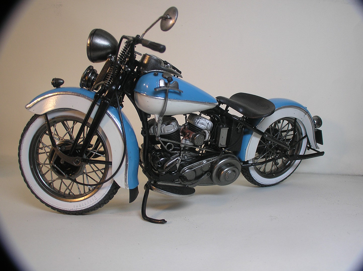 US Army WWII Motorcycle WLA-45 -- Plastic Model Motorcycle -- 1/9 Scale ...
