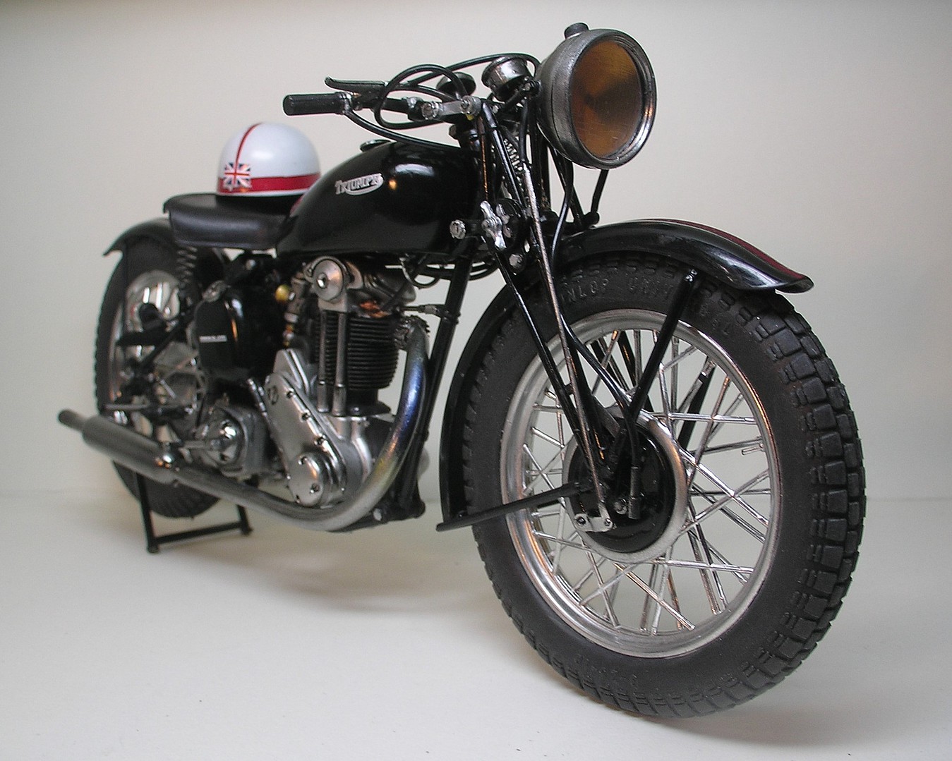 WWII Triumph 3WH Motorcycle -- Plastic Model Motorcycle -- 1/9 Scale ...