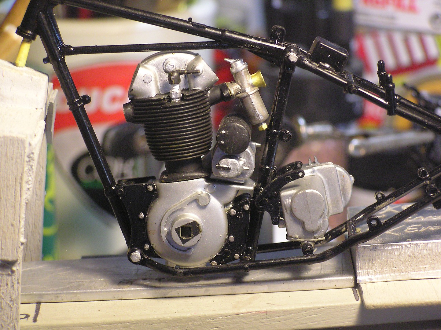 WWII Triumph 3WH Motorcycle -- Plastic Model Motorcycle -- 1/9 Scale ...