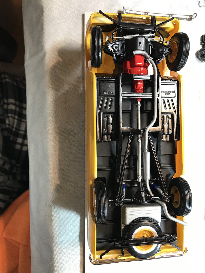 1966 Chevy Suburban -- Plastic Model Car Kit -- 1/25 Scale -- #854409 ...