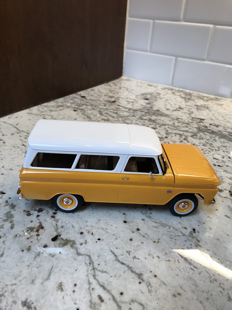 1966 Chevy Suburban -- Plastic Model Car Kit -- 1/25 Scale -- #854409 ...
